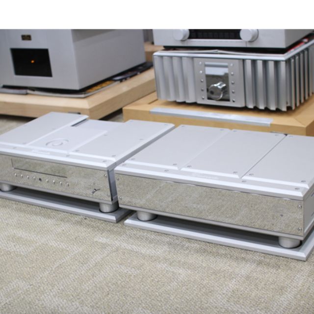 Burmester 069 - Flagship CD Player with Power Supply, Music & Media on ...