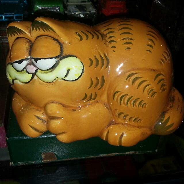 Garfield porcelain coin bank, Hobbies & Toys, Memorabilia ...