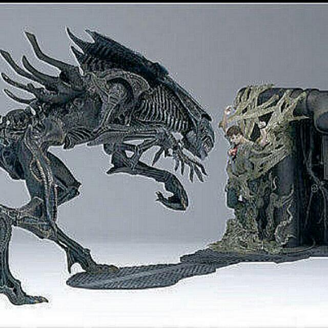 MacFarlane Movie Maniacs 6 Aliens, ALIEN QUEEN Deluxe Boxed Set RARE ...