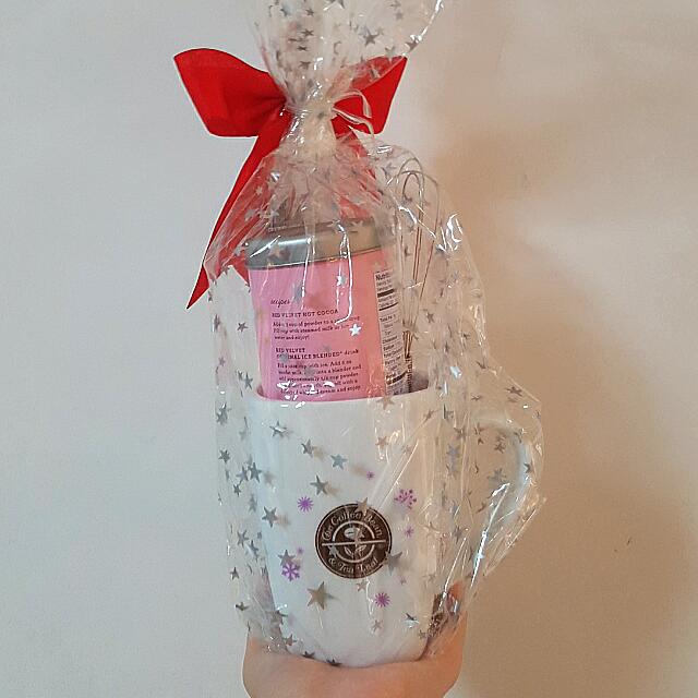 BN CBTL Red Velvet Powder Mug Set, Everything Else on Carousell