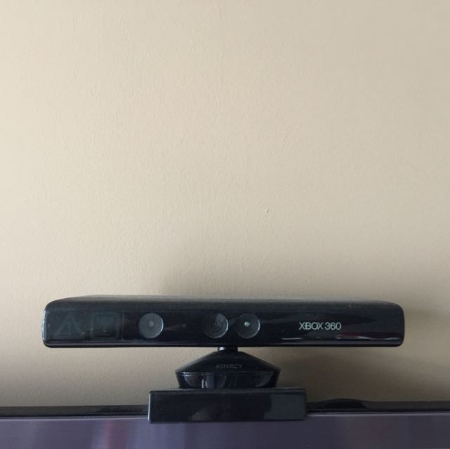 Xbox 360 With Kinect, Wireless Controller , Free Games , Hobbies & Toys ...