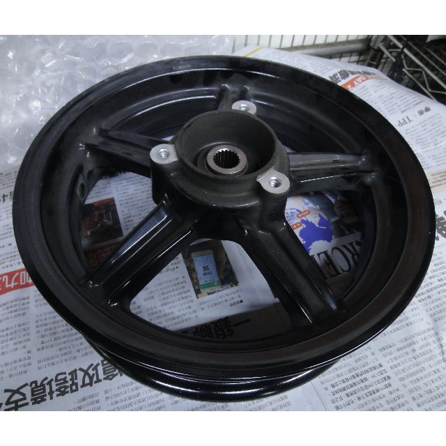 BWSR / BWS-R / 四代 / 2JS 原廠後輪框 極新。無傷 中古便宜出售, 汽車在旋轉拍賣