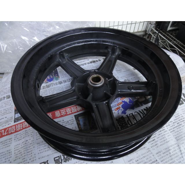 BWSR / BWS-R / 四代 / 2JS 原廠後輪框 極新。無傷 中古便宜出售, 汽車在旋轉拍賣