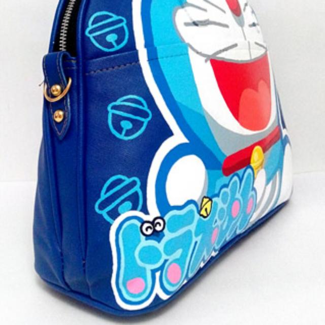 Tas Wanita Lukis Doraemon (Dilukis Manual), Fesyen Wanita di Carousell