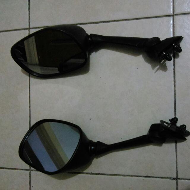 R1 2010 Original Side Mirror $100, Car Accessories on Carousell