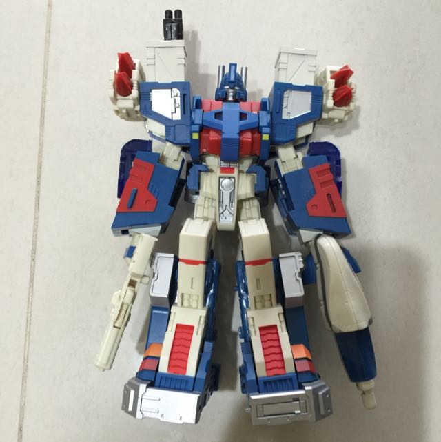 Transformers Classics Ultra Magnus & Fansproject Parallax TFX-01 City ...