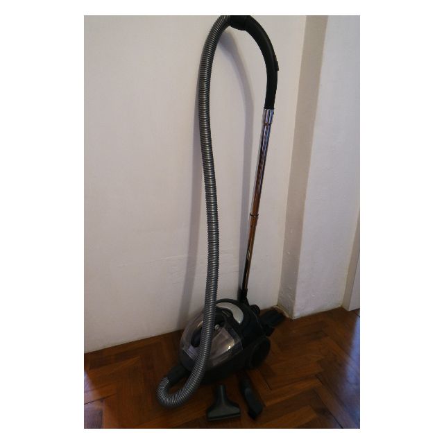Electrolux mobiOne bagless vacuum cleaner - HEPA filter, TV & Home ...
