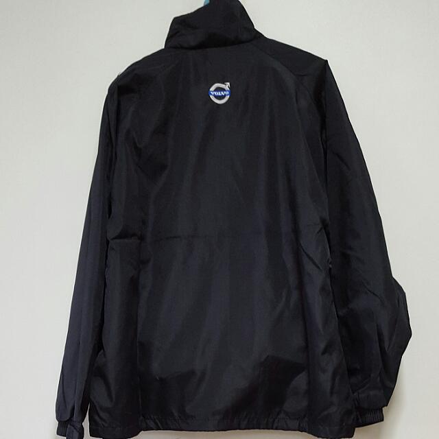 Volvo Windbreaker Jacket, Men's Fashion, Coats, Jackets and Outerwear ...