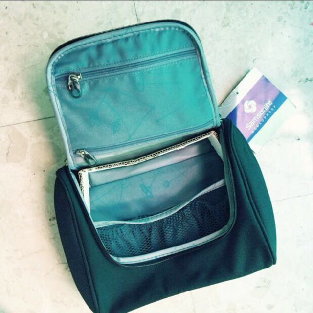 Samsonite Toiletry Bag, Men's Fashion, Bags, Sling Bags on Carousell