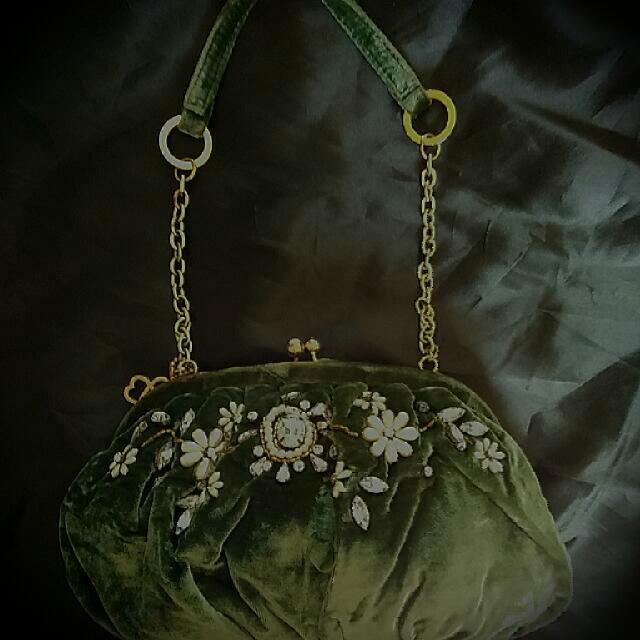 Weekend SPECIAL Che Che New York Bag, Luxury, Bags & Wallets on Carousell