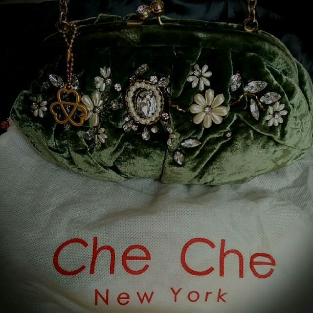 Weekend SPECIAL Che Che New York Bag, Luxury, Bags & Wallets on Carousell