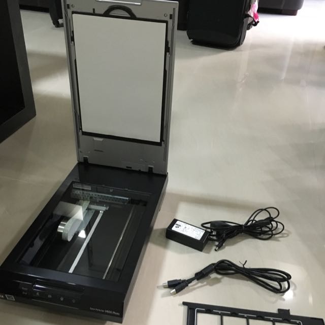 Epson Perfection V600 Photo Scanner, Photography, Cameras on Carousell
