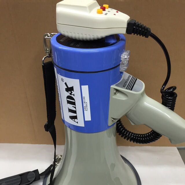 Megaphone w/ Detachable Mic & Sling, Computers & Tech, Parts ...