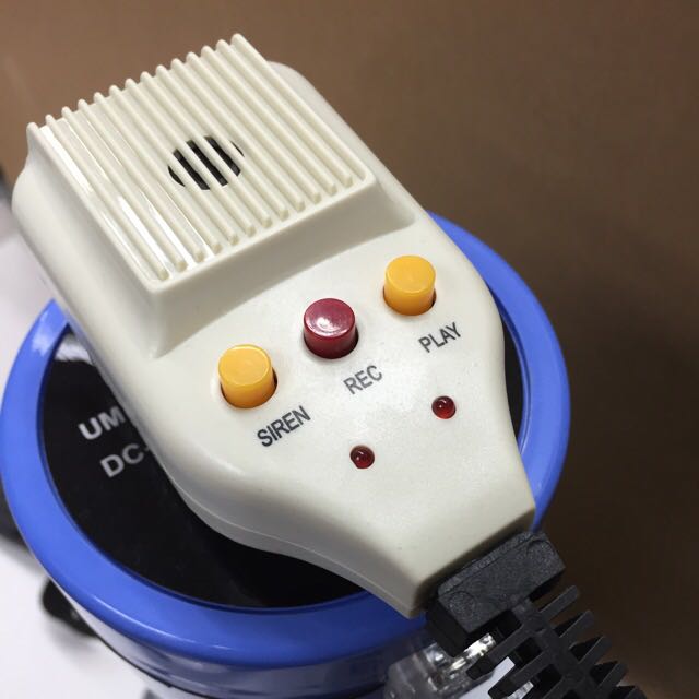 Megaphone w/ Detachable Mic & Sling, Computers & Tech, Parts ...