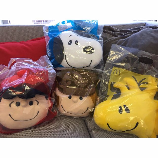 [BRAND NEW] 2015 Hong Kong Mcdonald's X Snoopy Hugging Cushion Kit ...