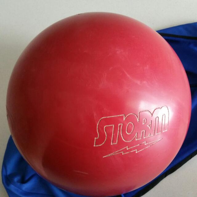 STORM @ PITCH RED Urethane Bowling Ball, Sports Equipment, Sports ...