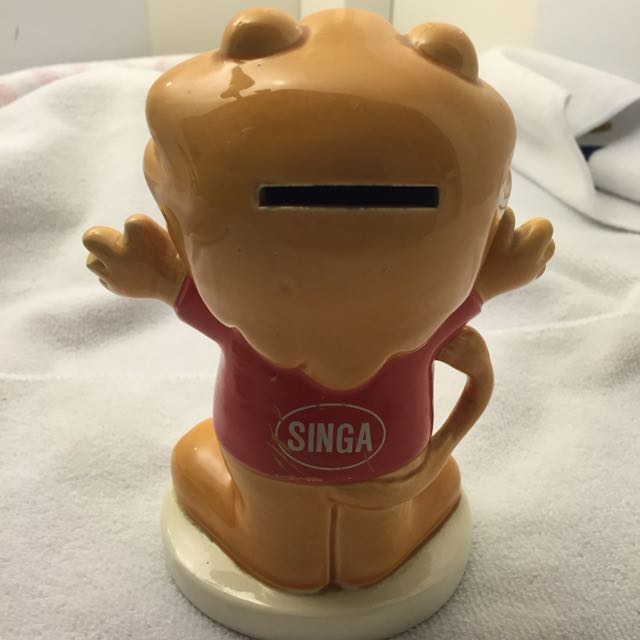 Singa The Courtesy Lion Ta-bong (piggy bank), Hobbies & Toys ...