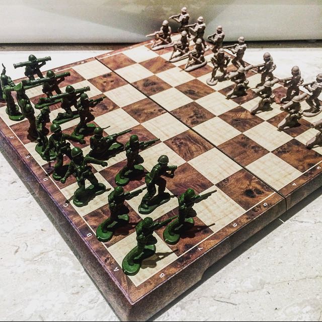 World War II Army Checkers Chess Set, Hobbies & Toys, Memorabilia ...