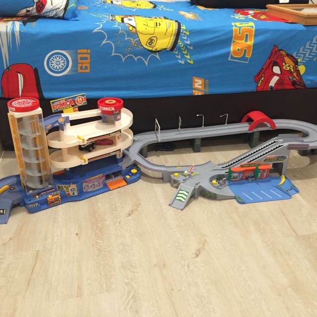 Tomica Carpark/racetrack, Hobbies & Toys, Toys & Games on Carousell