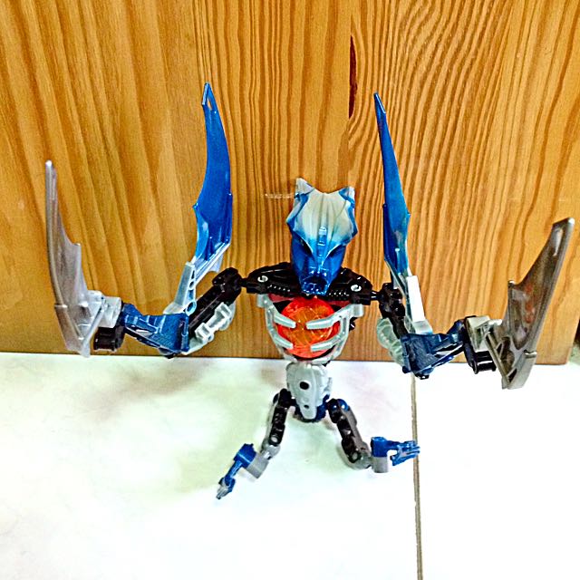 Vampire Bionicle, Hobbies & Toys, Toys & Games on Carousell