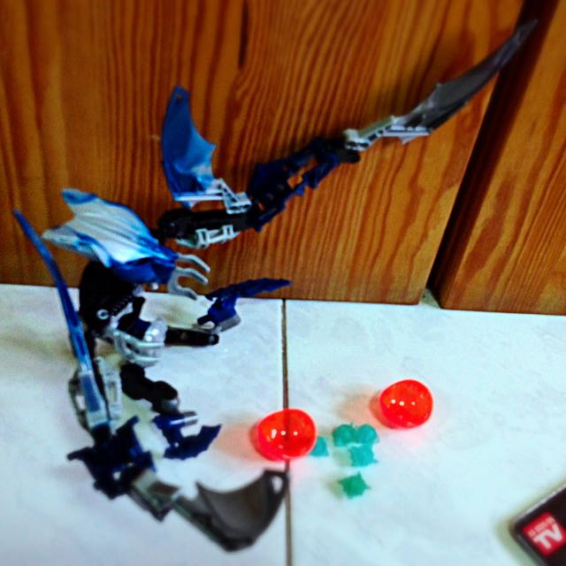 Vampire Bionicle, Hobbies & Toys, Toys & Games on Carousell
