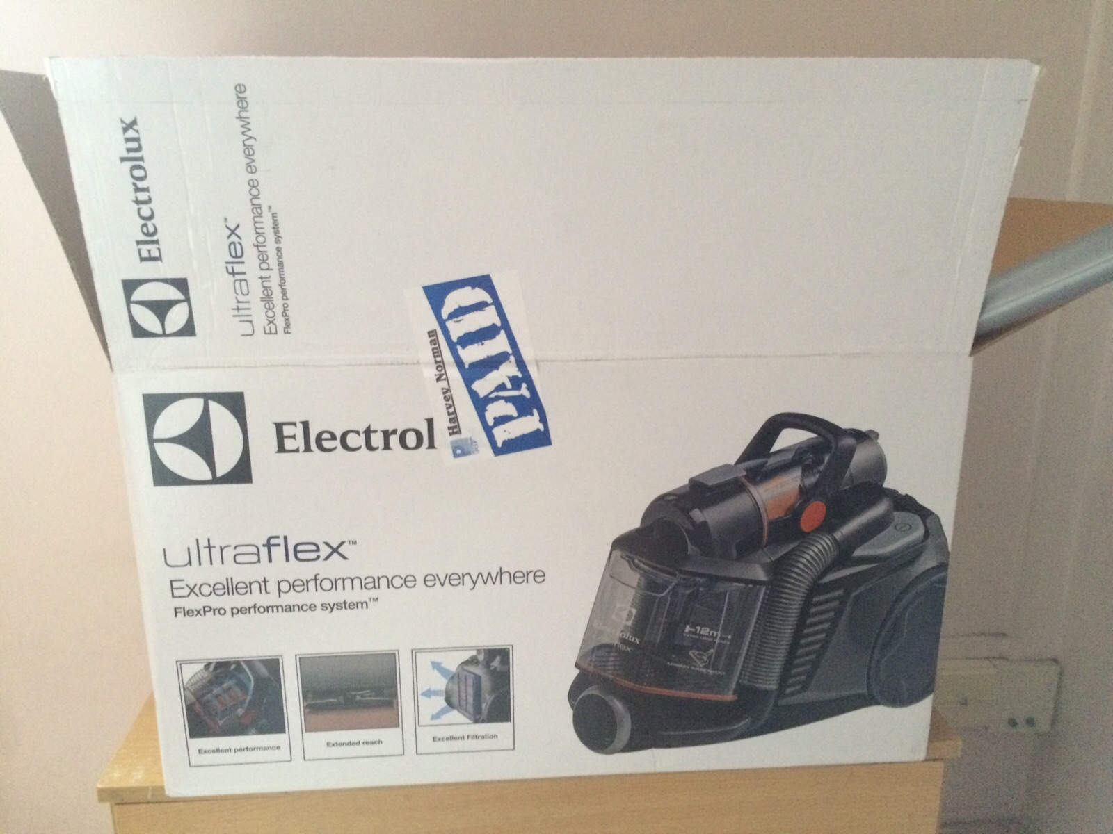 Electrolux Bagless Vaccum Cleaner, TV & Home Appliances, Air ...