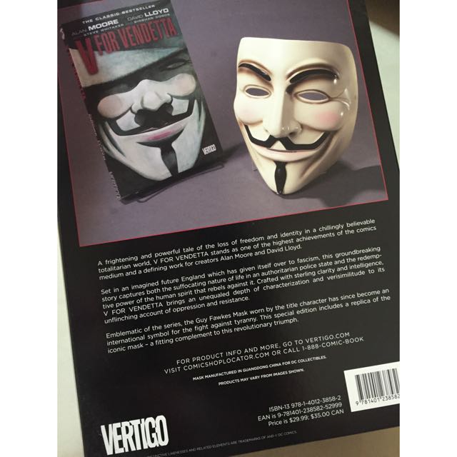 V怪客漫畫與面具組合V for Vendetta Deluxe Collector Set, 書籍、休閒與玩具, 文具、藝術、手工藝, 節慶、派對用品在旋轉拍賣