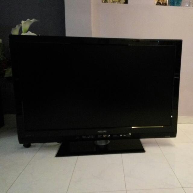 PHILIPS 47 INCH FULL HD LCD TV, Furniture & Home Living, Furniture, TV ...
