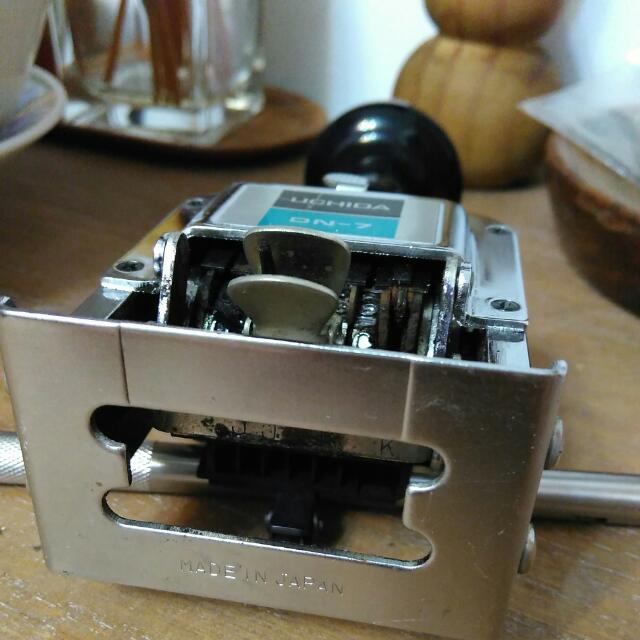 日製 UCHIDA DN-7打標機 , 書籍、休閒與玩具, 收藏、紀念品, 錢幣、紙鈔在旋轉拍賣