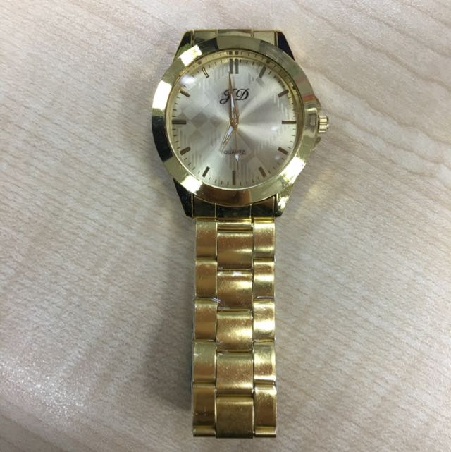 gold watch, Mobile Phones & Gadgets, Wearables & Smart Watches on Carousell