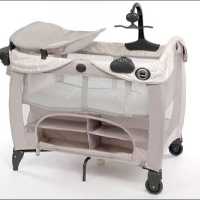 Graco Playpen Contour Prestige (pre-love), Babies & Kids, Baby Nursery ...