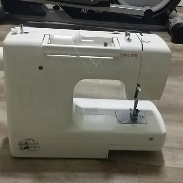 Singer Sewing Machine Model 1116, Hobbies & Toys, Stationery & Craft ...