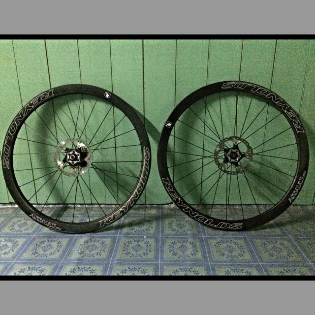 Reynolds Assault SLG Disc Clincher, Sports Equipment, Bicycles & Parts ...