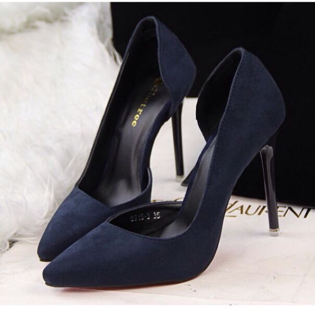 PO: Side Cut Basic Heels, Women's Fashion, Footwear, Heels on Carousell