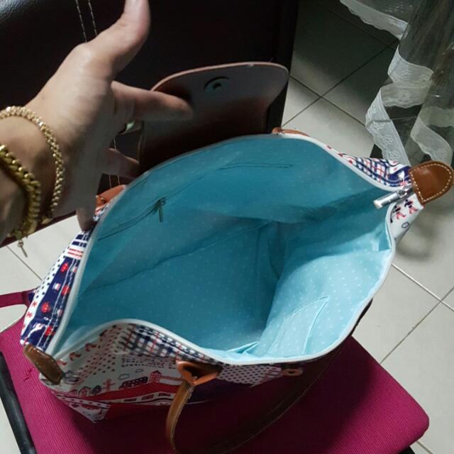 Simple Shoulder Carry Bag, Luxury, Bags & Wallets on Carousell