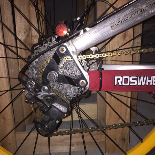 DH Bike Complete Intense Uzzi, Sports Equipment, Bicycles & Parts ...