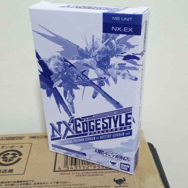 Nxedge Style Strike Freedom vs Destiny set, Hobbies & Toys, Toys ...