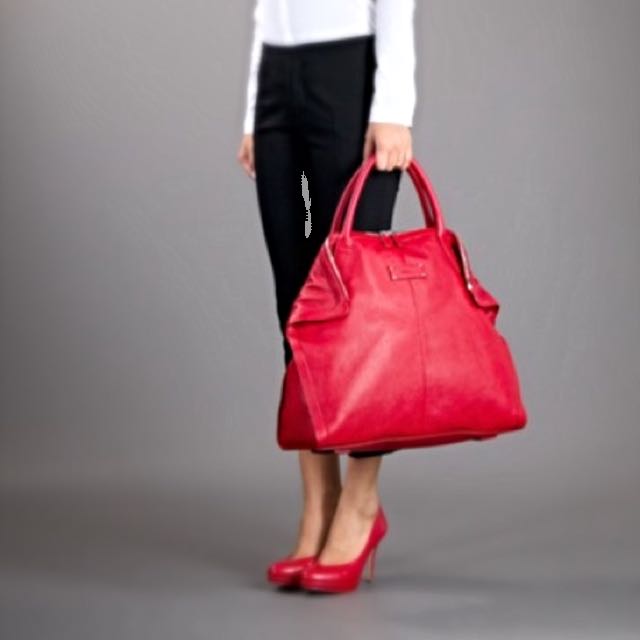 'De Manta' Tote from Alexandra Mcqueen, Luxury, Bags & Wallets on Carousell