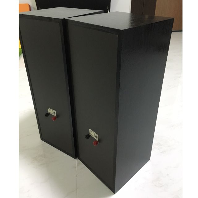 KEF C40 large bookshelf speaker, Music & Media on Carousell