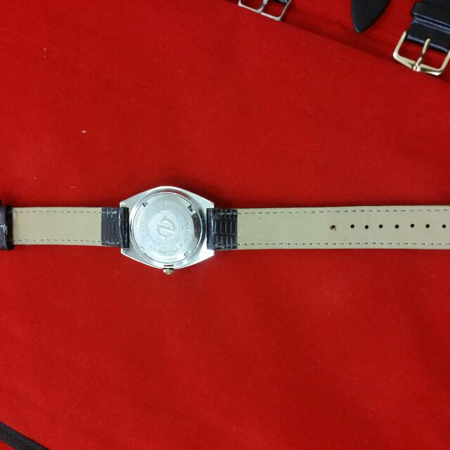 NIRVA SWISS WATCH, Women's Fashion, Watches & Accessories, Watches on ...