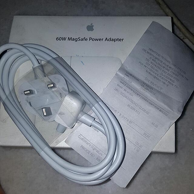 Macbook Pro PowerPoint Adapter Cable, Computers & Tech, Parts ...