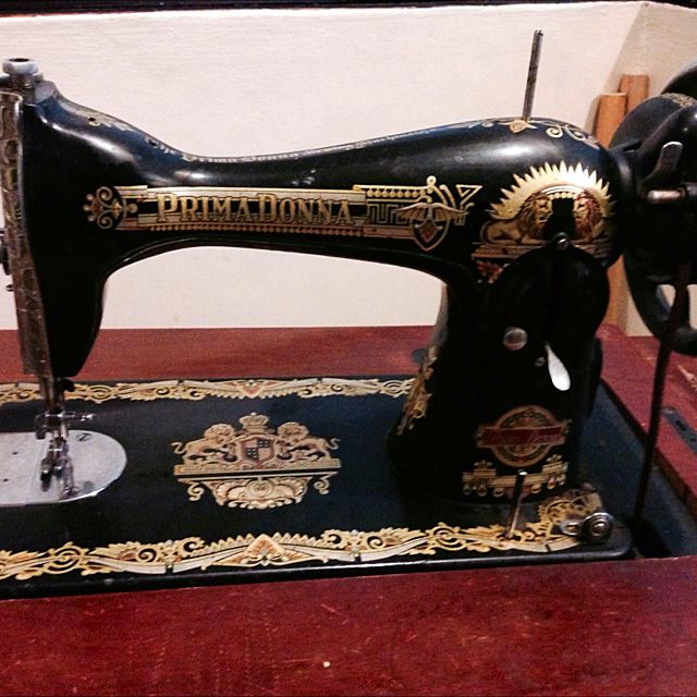Vintage Antique Prima Donna Sewing Machine Antik, Hobbies & Toys ...