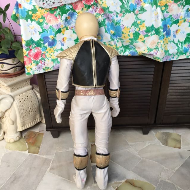 Mighty Morphin Power Ranger 3-foot Tall White Ranger Manequin + Costume ...