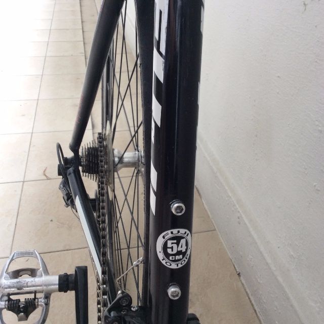 RESERVED - Fuji Roubaix 1.0 2010 Road Bike, Size 54, Sports Equipment ...