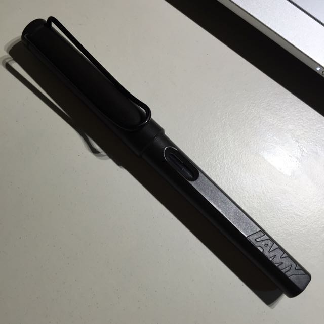LAMY safari Matte Black Fountain Pen EF Nib, Everything Else on Carousell
