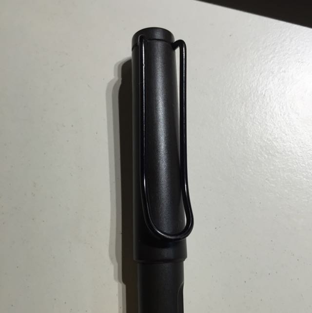 LAMY safari Matte Black Fountain Pen EF Nib, Everything Else on Carousell