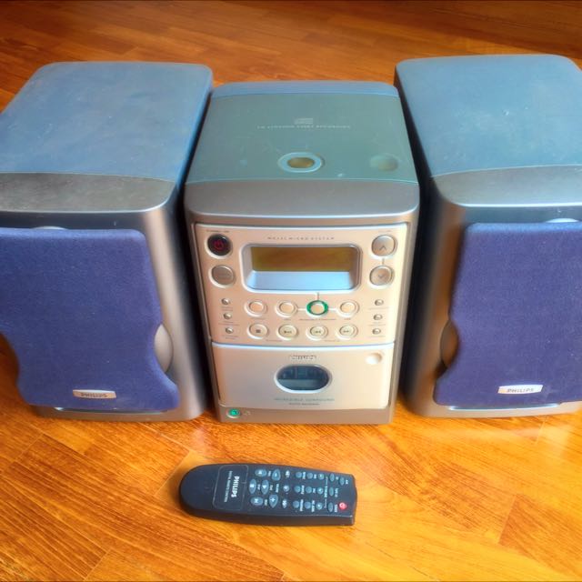 CD Player + Radio, Furniture & Home Living, Home Decor, Clocks on Carousell
