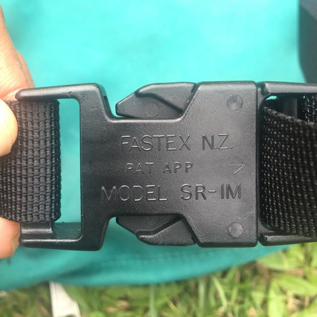 Macpac Pouch Bag -nego, Men's Fashion, Bags, Belt bags, Clutches and ...