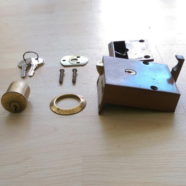 [40% Off] Union Heavy Duty Drawback Lock, Furniture & Home Living ...