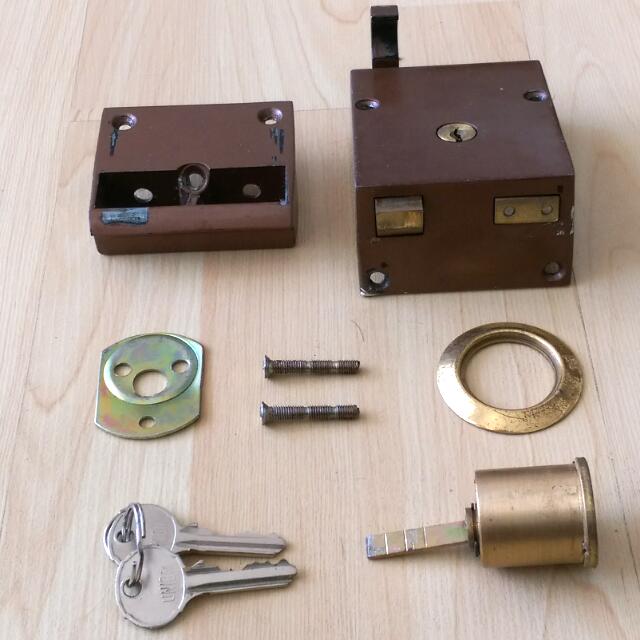 [40% Off] Union Heavy Duty Drawback Lock, Furniture & Home Living ...